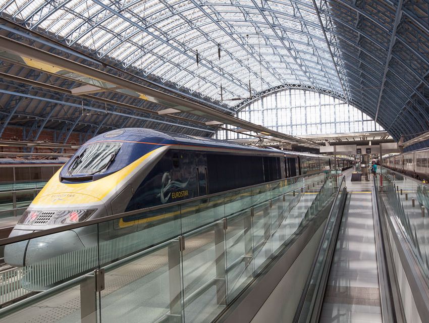 Travel to Isère by train